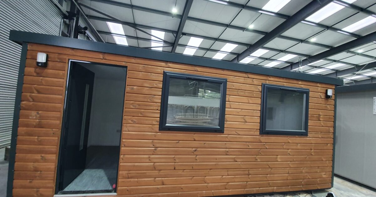 First Class Cabin - Cabins and Containers